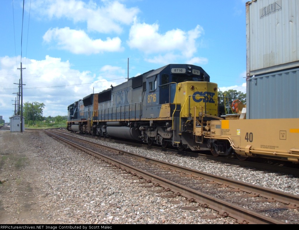 CSX 8716 & 4798